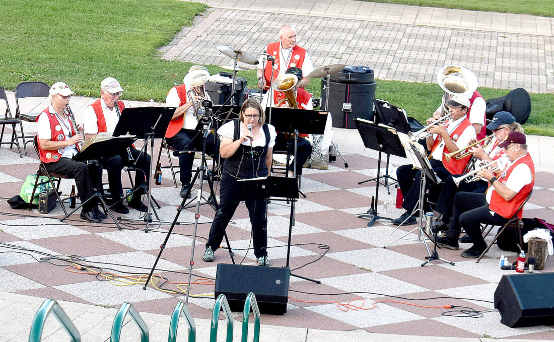 Original German Bank teaches ‘shuckling’ | News, Sports, Jobs - The Journal